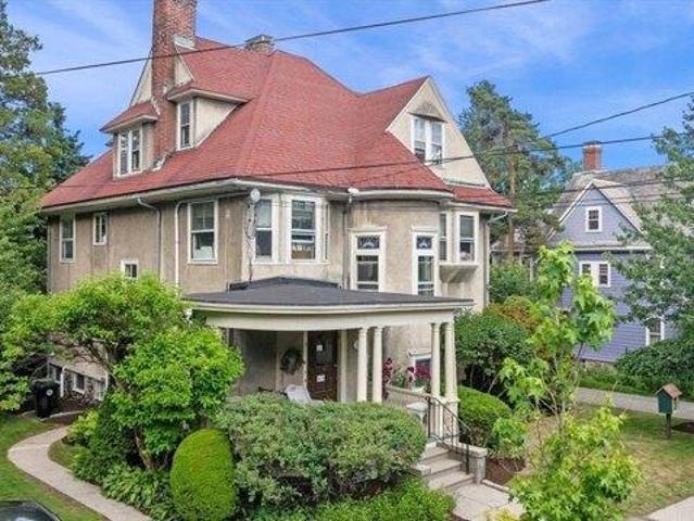 house with 6 bedroom, Watertown MA DS104331958
