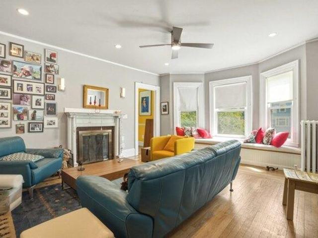 house with 6 bedroom, Watertown MA ES105059256