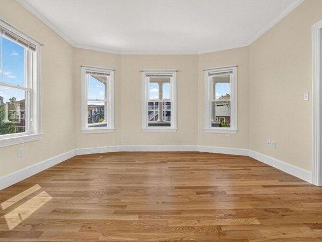 house with 6 bedroom, Watertown MA ES105082643