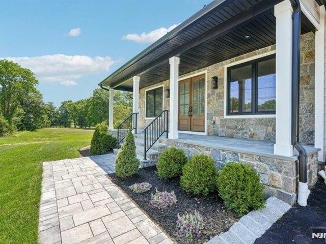 house with 6 bedroom, Wayne NJ ES104235703