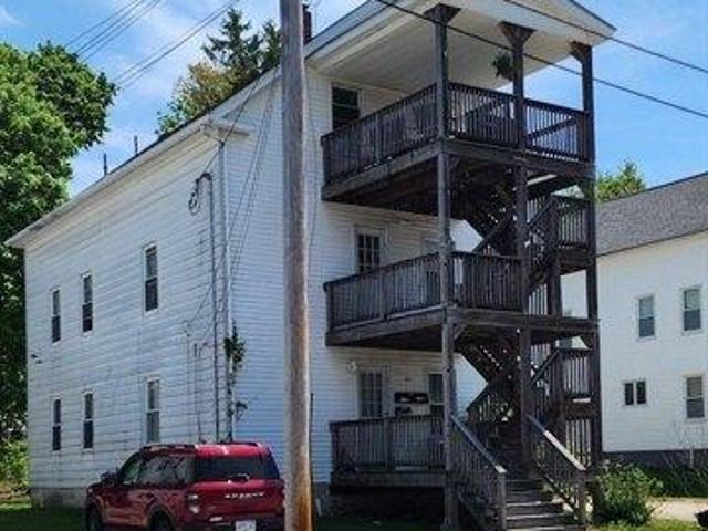 house with 6 bedroom, Webster MA ES104045170