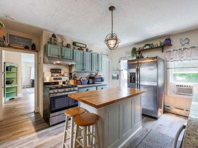 house with 6 bedroom, Webster MA ES104233283