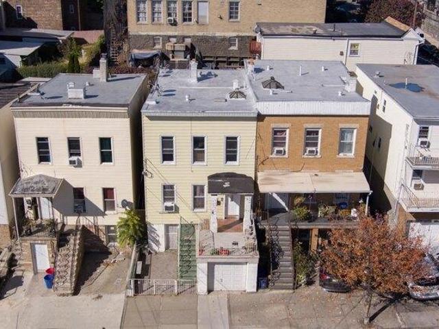house with 6 bedroom, West New York NJ DS102799678
