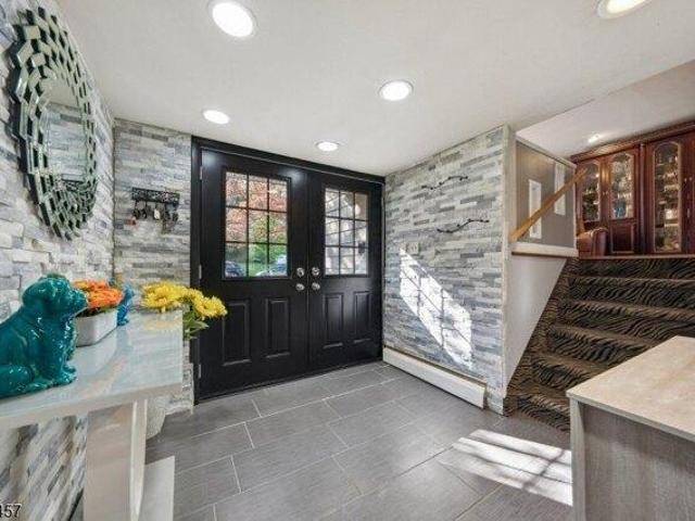 house with 6 bedroom, West Orange NJ DS102761396