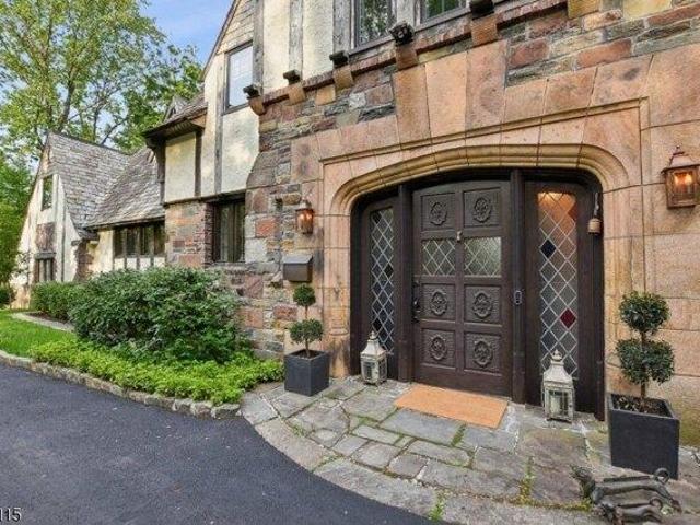 house with 6 bedroom, West Orange NJ DS104187878