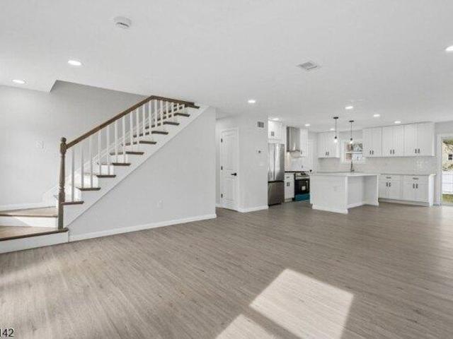 house with 6 bedroom, West Orange NJ ES104408290