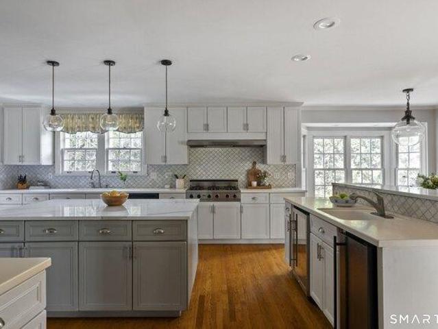 house with 6 bedroom, West Hartford CT ES103432779