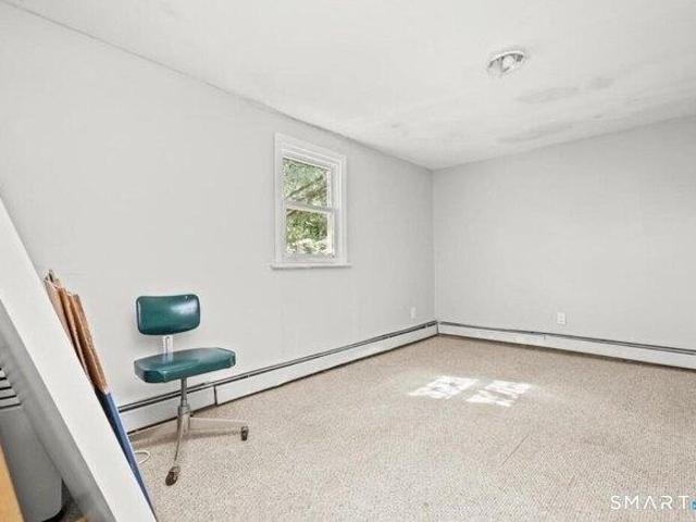 house with 6 bedroom, West Haven CT DLS102563442