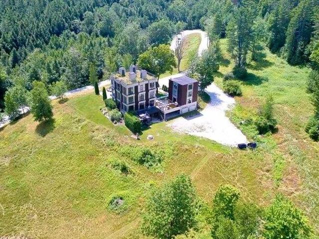 house with 6 bedroom, West Rutland VT ES104757502