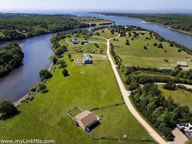 house with 6 bedroom, West Tisbury MA DLS102584659