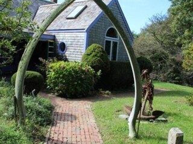 house with 6 bedroom, West Tisbury MA DS102668468