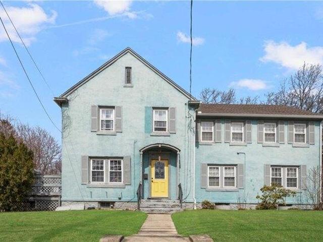 house with 6 bedroom, West Warwick RI DS102061061