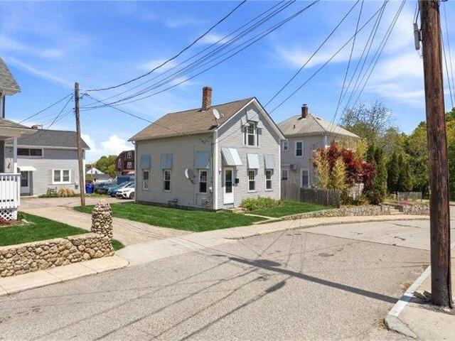 house with 6 bedroom, West Warwick RI ES103495293