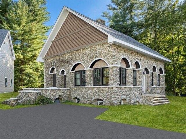 house with 6 bedroom, Westford MA ES104539043