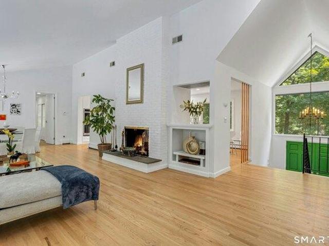 house with 6 bedroom, Weston CT DS104265415