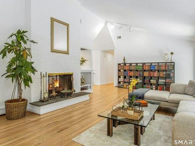 house with 6 bedroom, Weston CT ES104807641