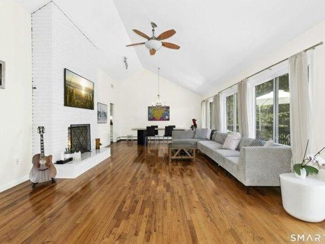 house with 6 bedroom, Weston CT ES104264762