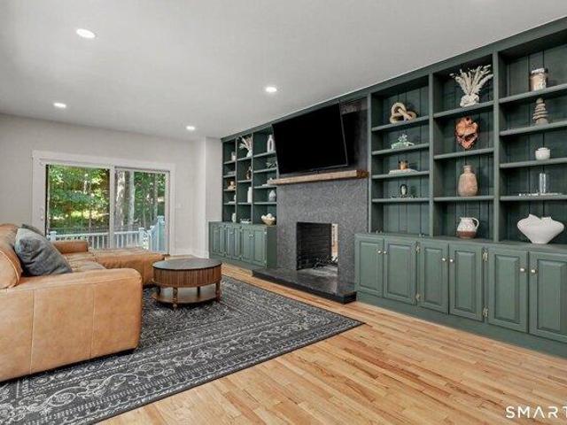 house with 6 bedroom, Weston CT ES105439666
