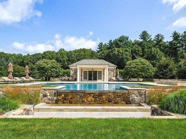 house with 6 bedroom, Weston MA ES103097804