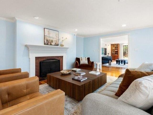 house with 6 bedroom, Weston MA ES103099875