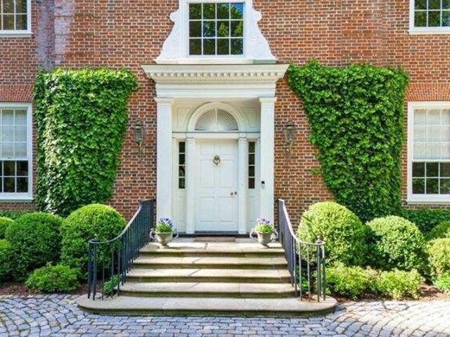 house with 6 bedroom, Westwood MA DLS101631631