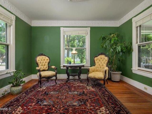 house with 6 bedroom, Williamstown MA ES104298408