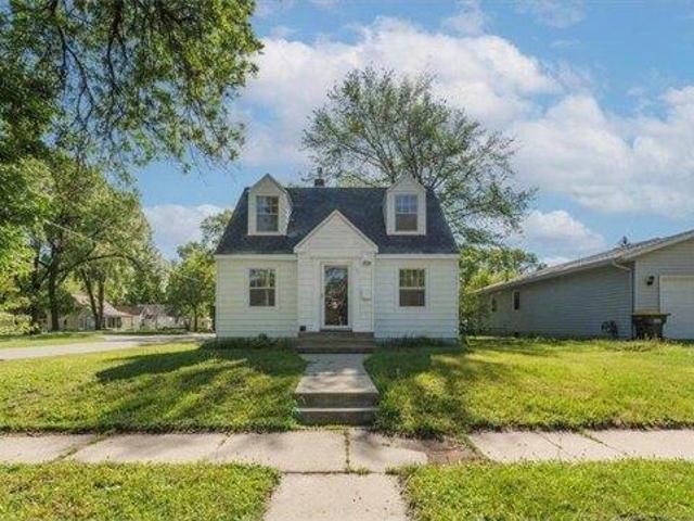 house with 6 bedroom, Willmar MN DLS96397511