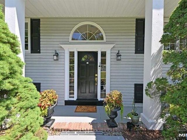house with 6 bedroom, Woodcliff Lake NJ DS104445223