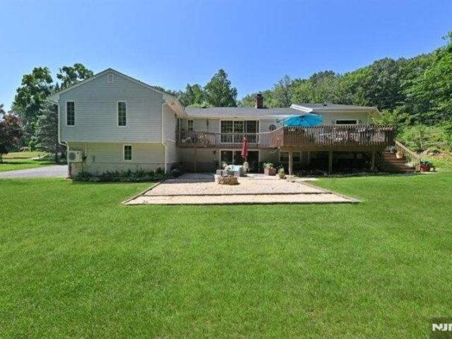house with 6 bedroom, Woodcliff Lake NJ ES105175077