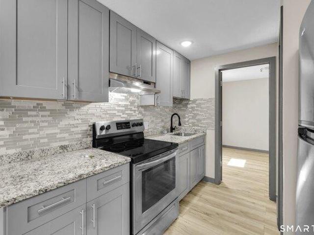 house with 6 bedroom, Woodstock CT DS102258205