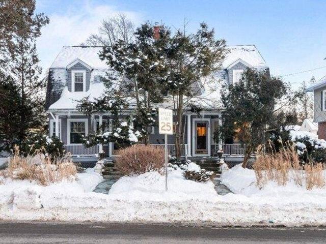 house with 6 bedroom, Woonsocket RI DLS101747954