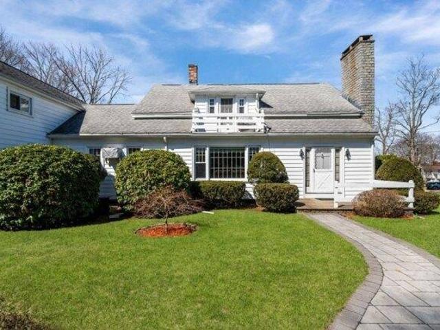 house with 6 bedroom, Woonsocket RI DS102121738