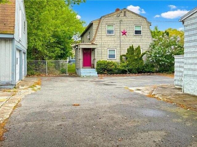 house with 6 bedroom, Woonsocket RI DS102479679
