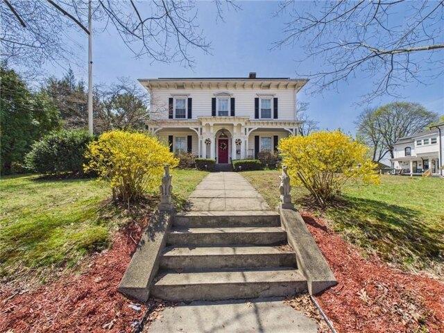 house with 6 bedroom, Woonsocket RI DS102668569