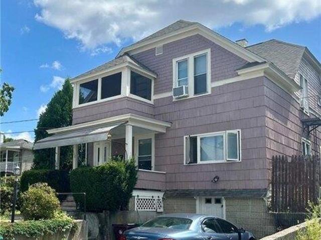 house with 6 bedroom, Woonsocket RI DS102669340