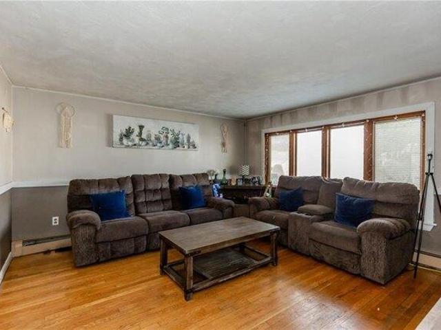 house with 6 bedroom, Woonsocket RI DS102669691
