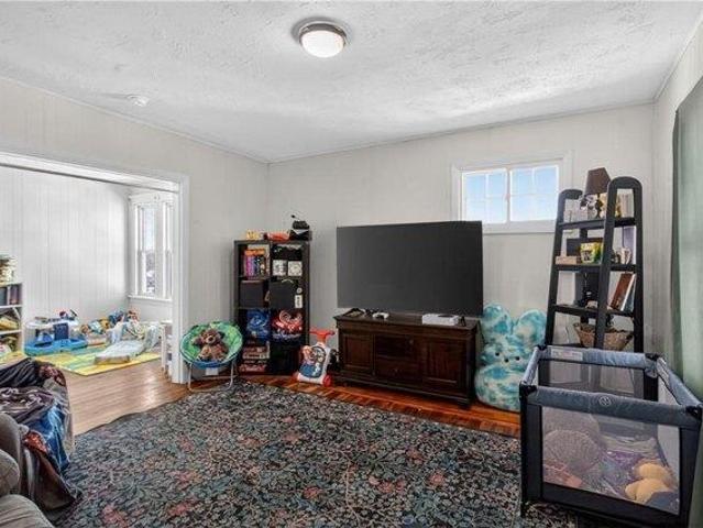 house with 6 bedroom, Woonsocket RI DS103033831