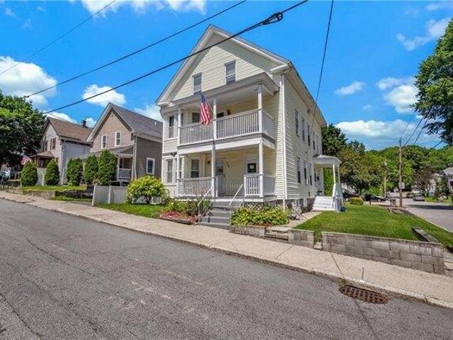 house with 6 bedroom, Woonsocket RI ES104852949