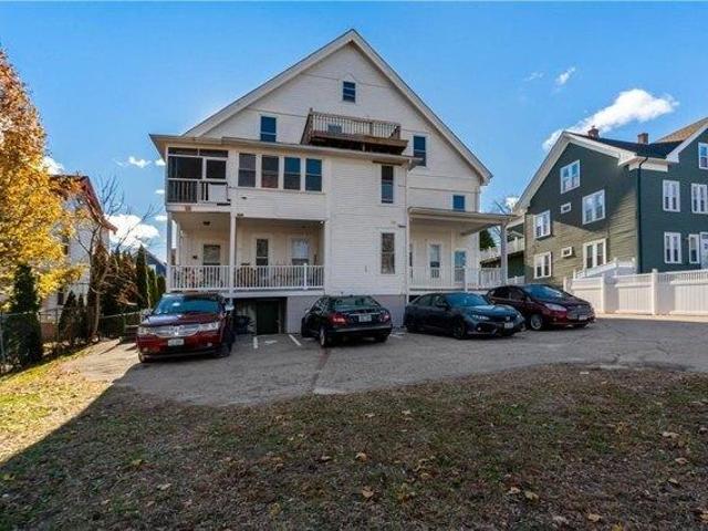 house with 6 bedroom, Woonsocket RI ES105094293