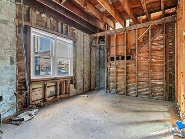 house with 6 bedroom, Woonsocket RI ES105157148