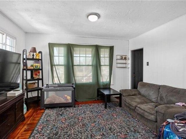 house with 6 bedroom, Woonsocket RI ES103187360