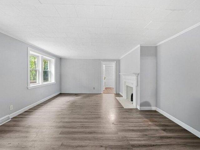house with 6 bedroom, Woburn MA DLS102959521