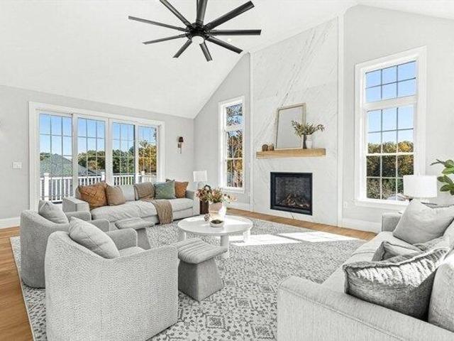 house with 6 bedroom, Woburn MA DS102860202