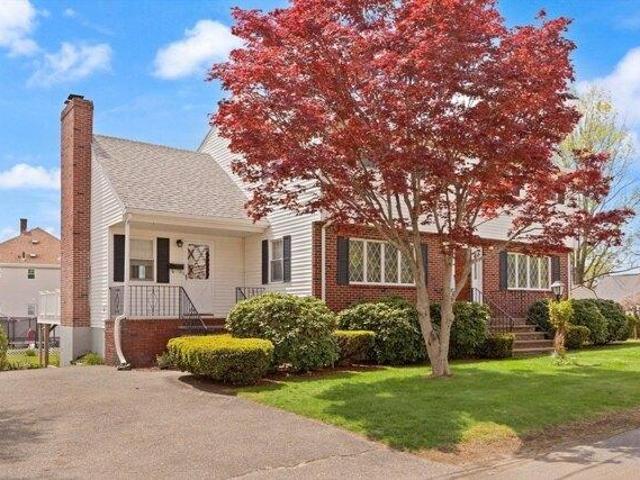 house with 6 bedroom, Woburn MA DS103500025