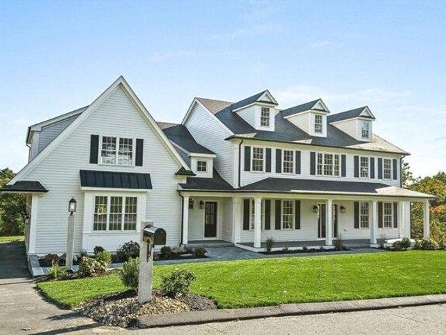 house with 6 bedroom, Woburn MA ES102860202