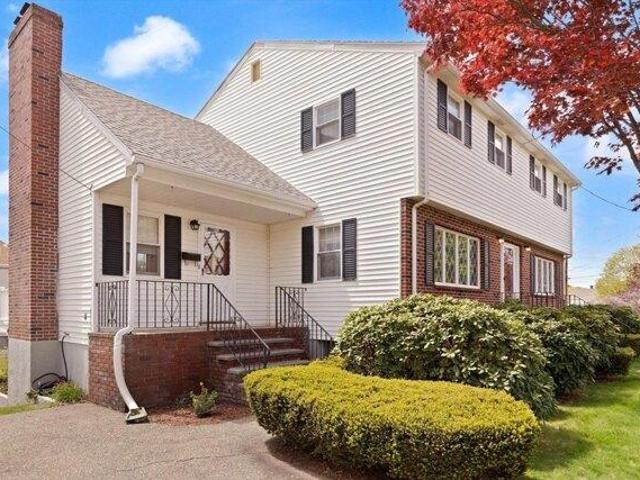 house with 6 bedroom, Woburn MA ES103500025