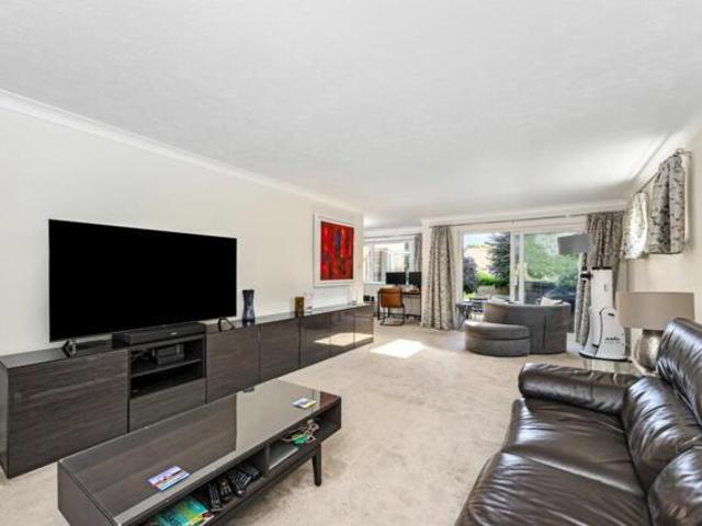 House With 6 Bedroom Worthing West Sussex ES86289381