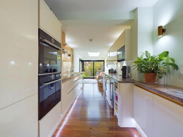 House 6 Bedroom Worthing West Sussex For Sale 775000 ES88950638