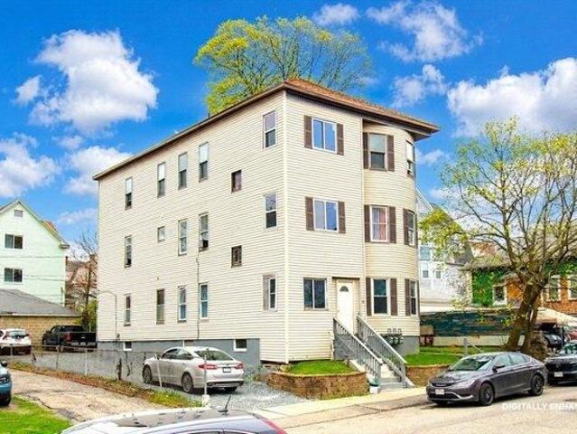house with 6 bedroom, Worcester MA DLS101896480