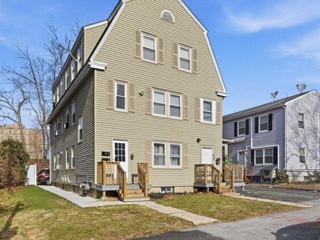 house with 6 bedroom, Worcester MA DLS102410748